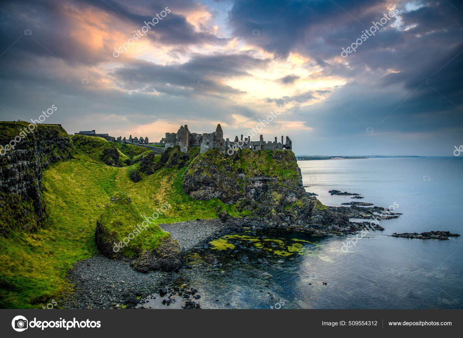 Dunluce Castle Causeway Coast Just Sunset — Stock Photo ...