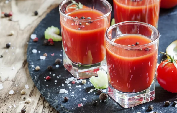 Tomato cocktail with tomatoes — Stock Photo © 5PH #106652794