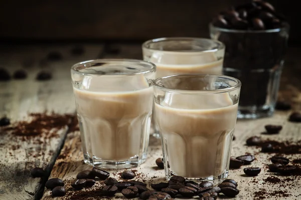 Coffee and cream liqueur — Stock Photo © 5PH #108167766