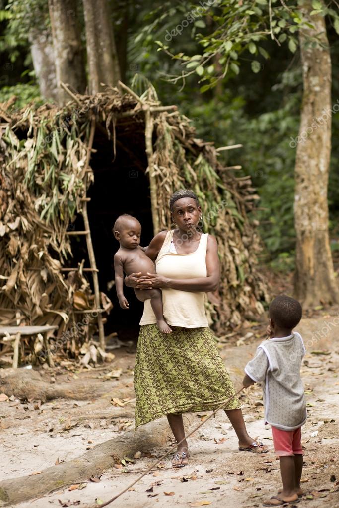 Bagyeli Pygmies from Cameroon — Stock Editorial Photo © ziyaakturer ...