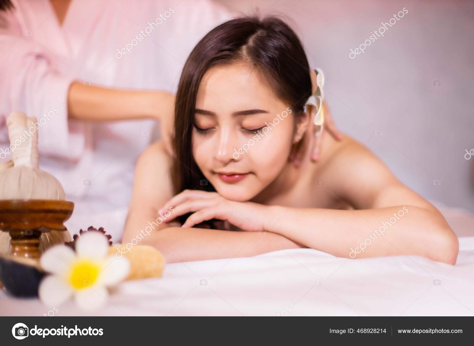 Asian Beautiful Young Healthy Woman Spa Salon Massage Treatment Spa — Stock Photo © anon-tae ...