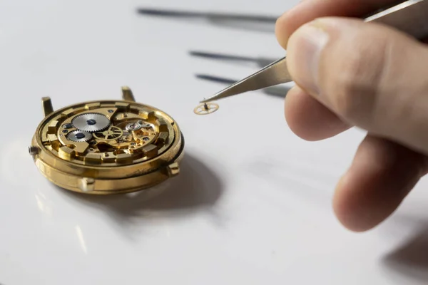 Mechanical watch repair. Watchmaker repairs vintage mechanical watches ...