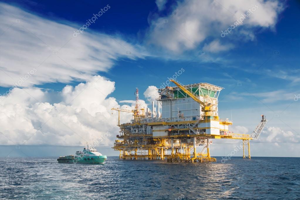 Oil and Gas platform Stock Photo by ©Xmentosys 115710720