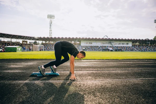 Sprinter zapatillas deporte fotos de stock, imágenes de Sprinter ...