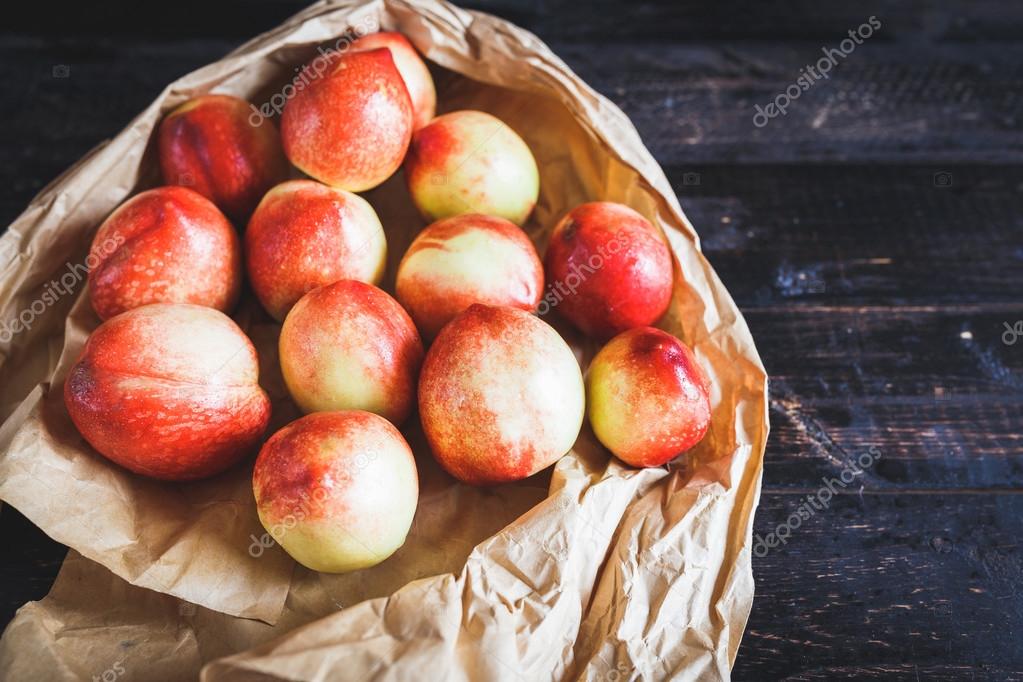 Ripe Red Peaches Stock Photo by ©ThaiThu 112842040