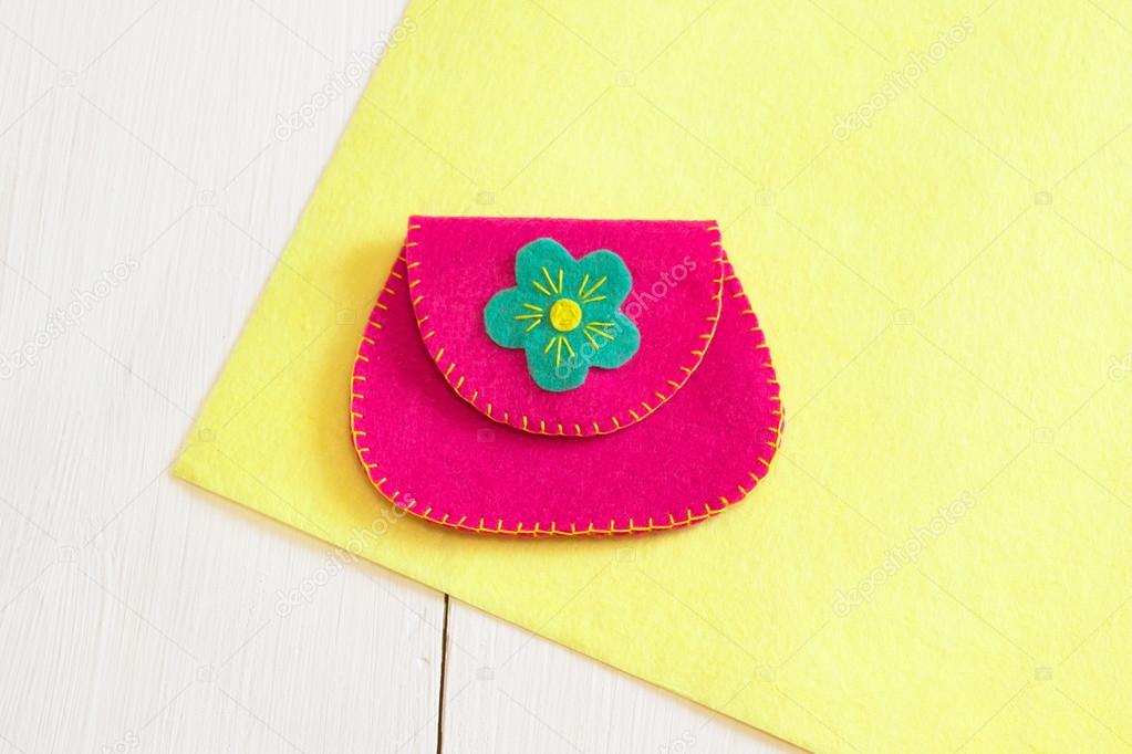 Simple Felt Purses