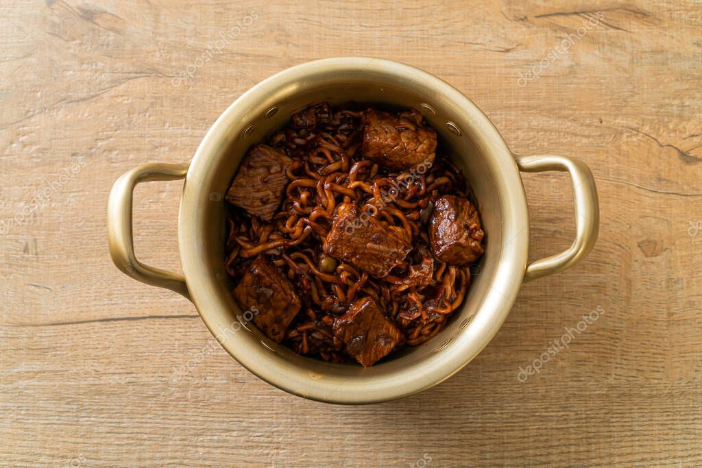 Jjapaguri o Chapaguri, Frijoles negros coreanos Fideos picantes con ...