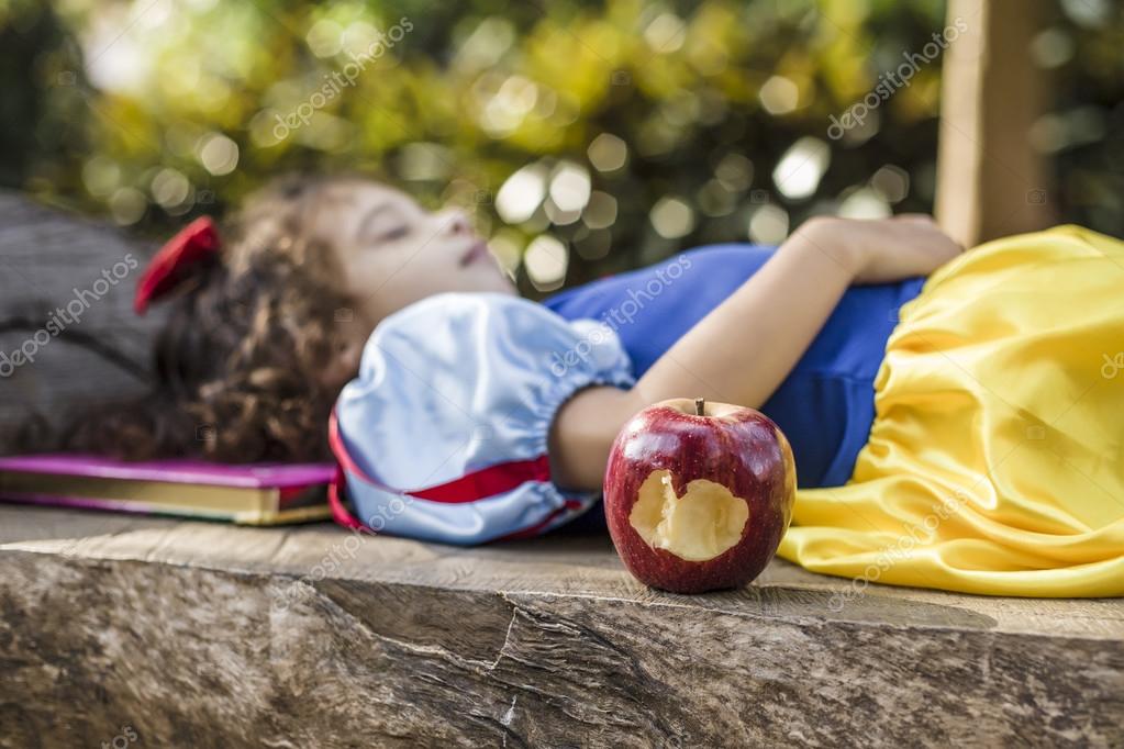 Snow White Sleep
