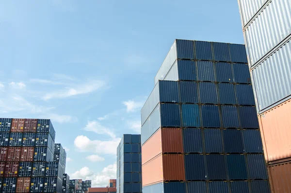 cami n de contenedores, buque en puerto y avi n de carga de carga en transporte e importaci n ...