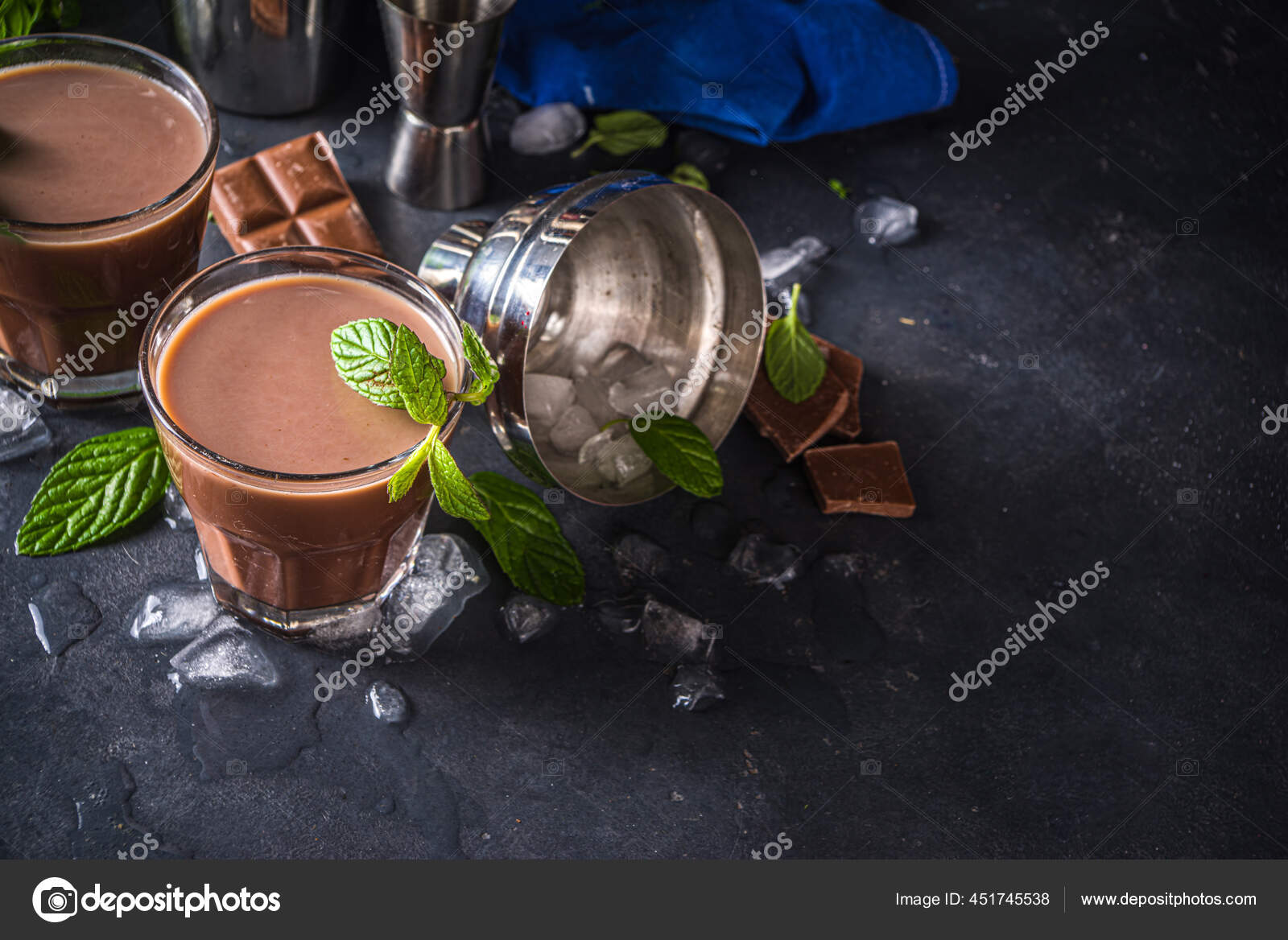 Iced Chocolate Cocktail Summer Refreshment Drinks Chilled Iced ...
