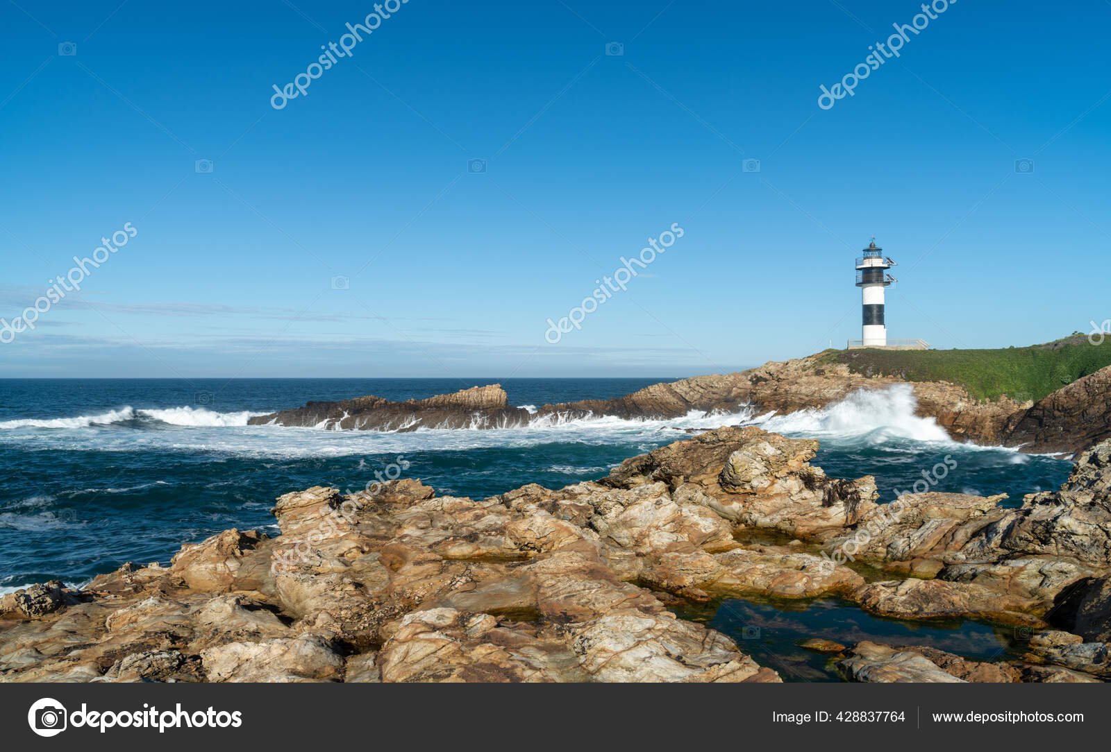 View Lighthouse Isla Pancha Galicia — Stock Photo © makasanaphoto ...