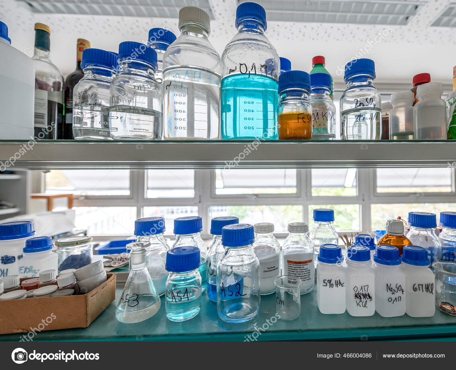 Laboratorios de química en el aula de ciencias interior de la escuela ...