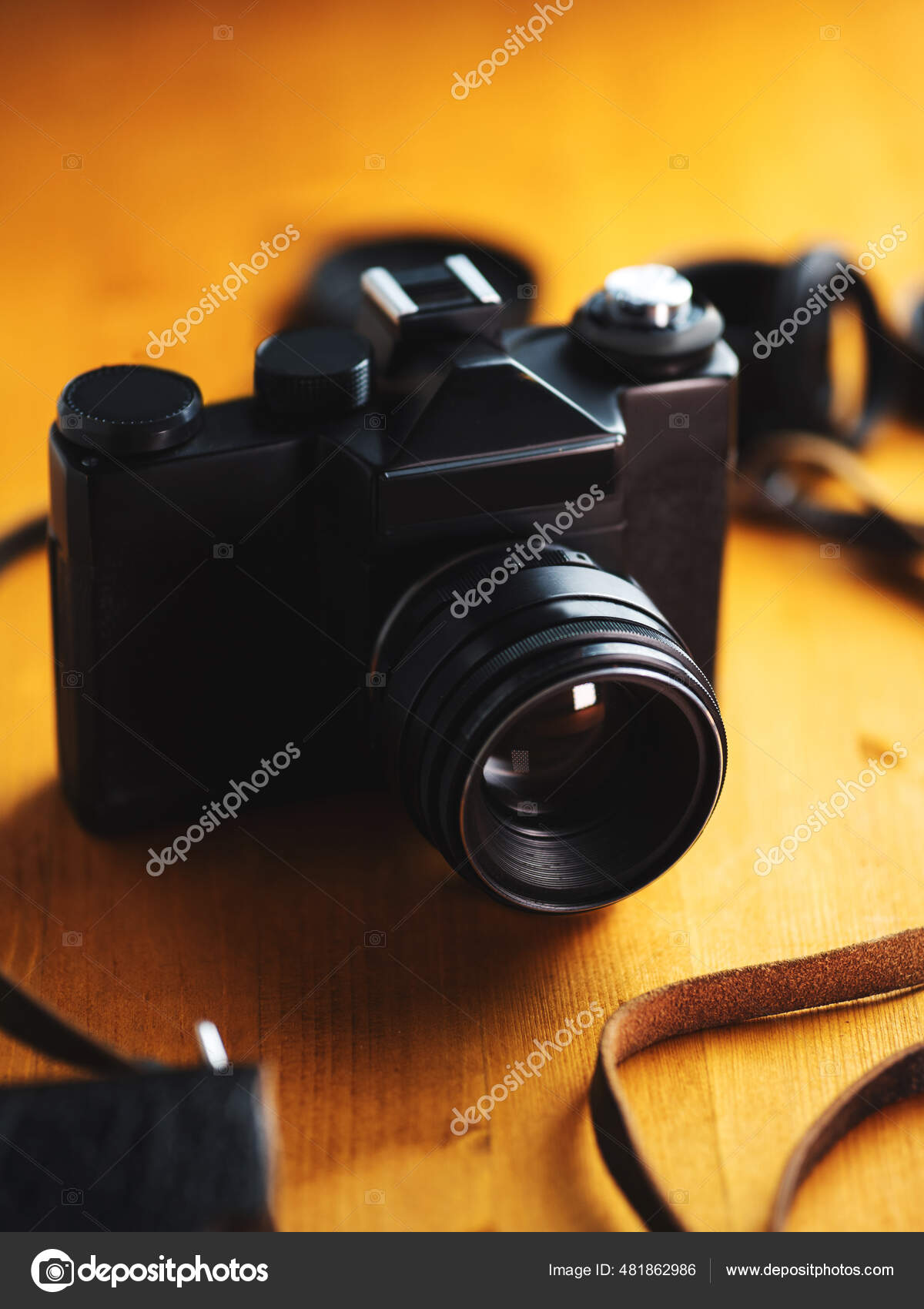 Old Vintage Camera Table — Stock Photo © PavelKant #481862986