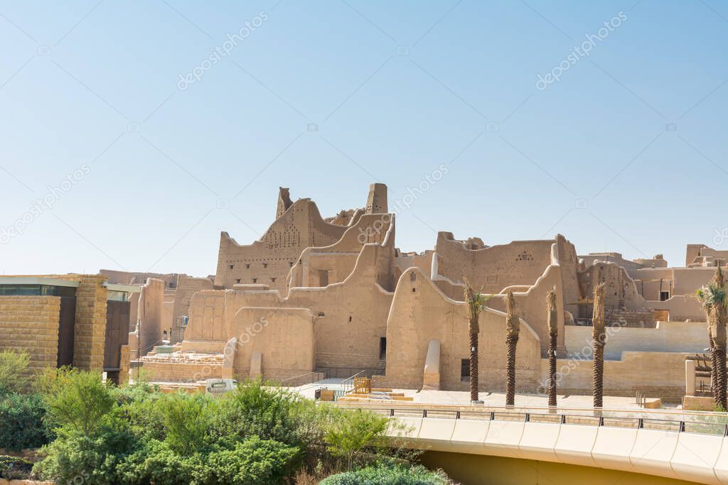 Palmeras y ruinas de Diraiyah, también como Dereyeh y Dariyya, una ...