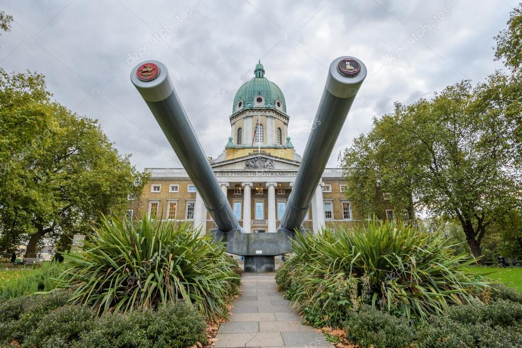 Imperial War Museum, London — Stock Photo © vitormarigo #124347596