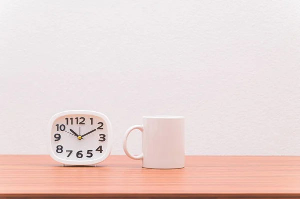 Mugs and clocks Stock Photos, Royalty Free Mugs and clocks Images ...