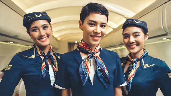 Singapore cabin crew Stock Photos, Royalty Free Singapore cabin crew ...
